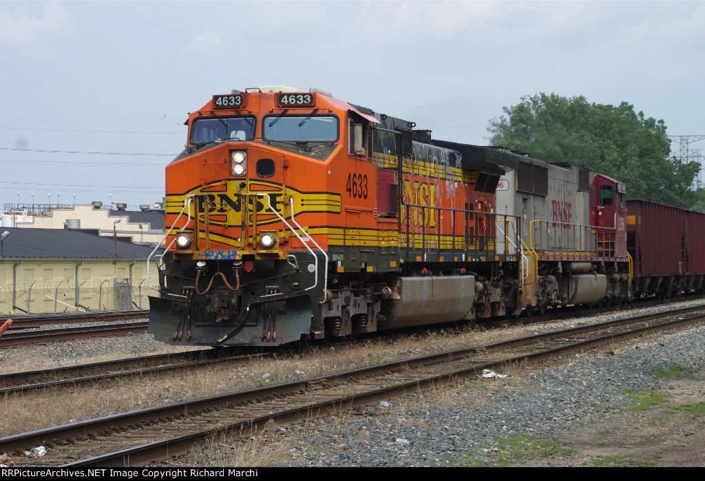 BNSF 4633